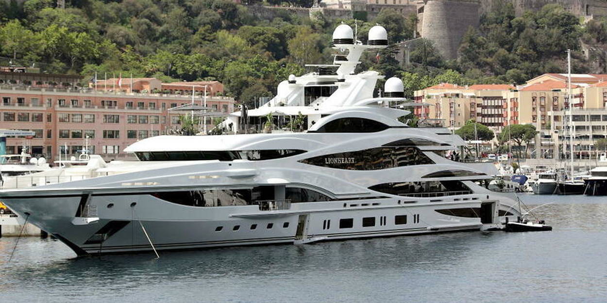 Les émissions de CO2 des yachts des milliardaires traquées à leur tour ...